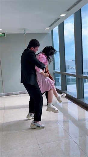 BE06022621 Women’s Self Protection Starts With Awareness 🛡️👩 #ACTIONMAN #Safety #Awareness #Respec