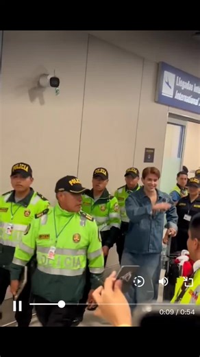 el principe latino llegó a su tierra que lo vio nacer 🇵🇪#peru #hybelabels #alejandroaramburu #santosbravos @SANTOS BRAVOS @alejandro