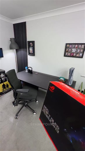 Unboxing the new 2026 4K OLED gaming monitor 🥵 Just unboxed the ROG PG32UCDM3, a 32” 240Hz QD-OLED, Dolby Vision, VRR and a new BlackShield film. Absolute beast of a thing for PC and PS5. Full review now live on YouTube. Drop a “NICE OLED” in the YT comments 🤝 | SpawnPoiint