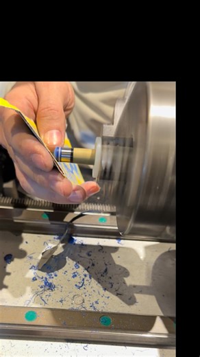 Installation professionnelle des viroles et Carbon Fiber Pad. Lkhadma N9ia👌 ✔️ Protection optimale du fût ✔️ Stabilité parfaite ✔️ Sensation d’impact exceptionnelle #cueshop #snooker #cuerepair | CueShop