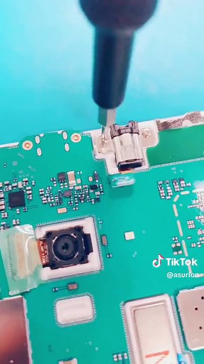 A tablet repair from a local uBreakiFix by Asurion store in Atlanta🔥 What other repairs do you want to see? 🛠️ #tabletrepair #crackedscreen