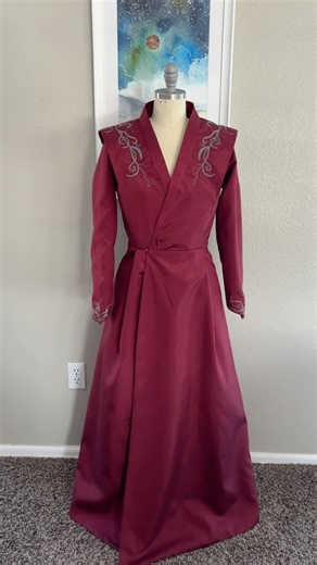 L A U R E N on Instagram: "Rhaenyra build Part 1! I’m 3 weeks into this project and so excited to show off the completion of the base dress 😍 this is my first real foray into a big embroidery project and this piece is really just the warmup for what’s to come with all of the gold work on the cape and belt. The second I saw this dress in season 2, I knew I wanted to make it so it’s so fun to see it actually coming together! The plan is to have this cosplay finished by C2E2, wish me luck 😮‍💨 Th