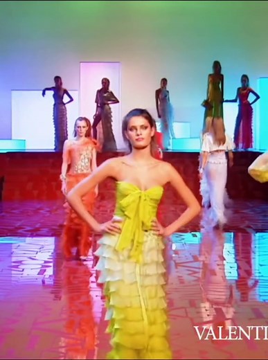 Valentino Spring Summer 2005 Runway Highlights