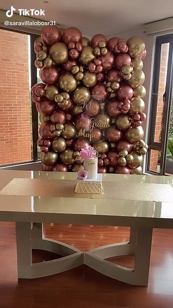 Stunning Graduation Celebration Table Setup