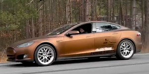 ¿Un Tesla único? Este Model S cuenta con ¡un motor V8!