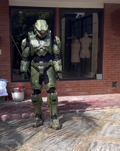 The Makyr (@the.makyr) - Master Chief Cosplay Guide for Halo Infinite Fans