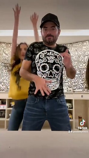 4.8M views · 119K reactions | Un VIP un VIP! #badbunny #JoseEduardo #comedia | Jose Eduardo Derbez | Facebook