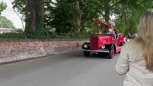 This is the moment bride-to-be Karla Craven went past her own hen-do after joining the Thelwall Rose Queen procession👰 Karla was across the road at the Pickering Arms when she decided to ask if she could sit in a fire engine that was lined up for the event. Huge cheers could be heard from her hen party as she went past. | Warrington Guardian