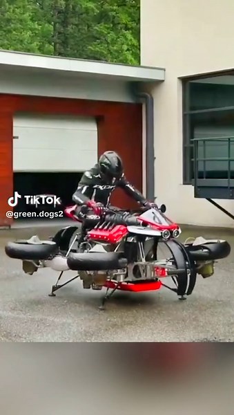 Experience Thrilling Rides on a Three-Wheeled Motorcycle