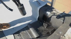 Toiture application APPLICATION granulée Torche vers : vidéo de stock (100 % libre de droit) 3996913545 | Shutterstock