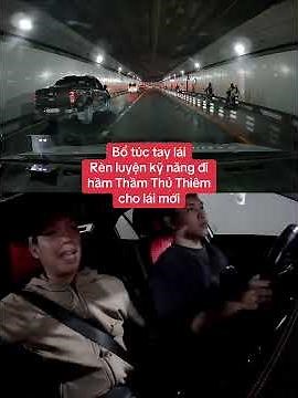 Driving refresher course: Training new drivers on navigating the Thu Thiem Tunnel.