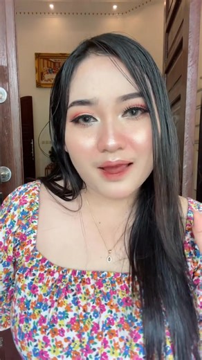Tutorial makeup ala mamak micell 😍 hiburan ibu2😁 @sorotan #video #videotutorialmakeup #makeup #tutorialmakeup #cantik #fyp #jangkauanluas #lewatberanda | Inka Agnes