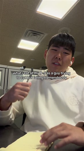 joff on Instagram: "office always making me fold. cookies and bagels there every fricking day 😵‍💫 @builtbar I needed you yesterday but i was stuck with quest 😢 #whatieatinaday #mukbang #corporate #food #korean #fypage #9to5"