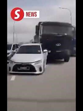 Lorry crashes into 15 vehicles near Serenia toll plaza, no casualties reported