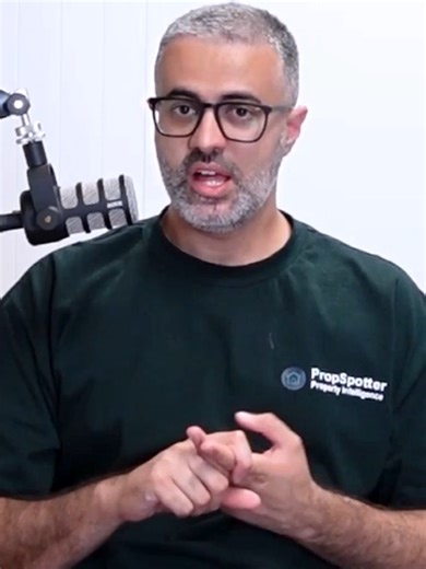 Distance to the CBD Isn’t What You Think 📍 Here’s a stat that flips the Melbourne narrative. 📍 Eastern suburbs 40km from the CBD 📍 Western suburbs under 20km from the CBD Which ones grew more? Not the ones people brag about. Detached houses with over 10% growth were largely: 👉 closer to employment hubs 👉 closer to Melbourne’s second CBD 👉 more affordable for the next wave of buyers Meanwhile, some inner-east areas barely moved. We’re not giving you the full list here — because once you see