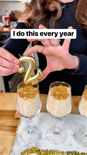 Liz Richards | Daily Original Vids on Instagram: "Fun New Year’s Eve decor is perfect for parties ✨ #newyearseve #partyideas #candles #happynewyear"