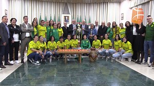 145K views · 4.6K reactions | JSK : Le wali de Tizi Ouzou honore chaleureusement l'équipe féminine de la Jeunesse Sportive de Kabylie, victorieuse de la Super Coupe. | Berbère Télévision | Facebook