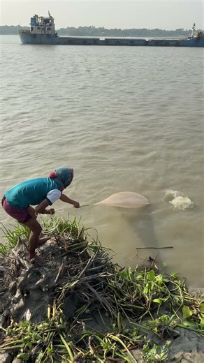 amazing river fishing #shorts #fishing #riverfishing