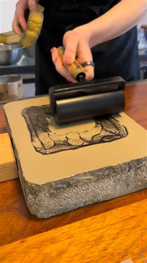 Valerie Syposz on Instagram: "A miniature cosmos. Created with lo-shu wash with sprinkled salt, printed in purple (much more purple in real life) on Hereford paper. #printmaking #print #lithography #版画 #판화"