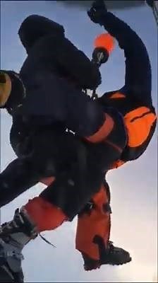 Hats off to the heli rescuers Stunning footage captured by skier Nicolas Derby in #France of a heli #rescue in the wilds of Chamonix this week #French #Mountanineering | Pakistan Mountain News