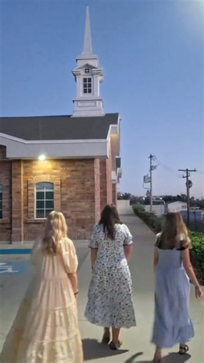 ¿Haz visto una iglesia, pero no sabes si puedes entrar? ¿Quieres adorar a Jesucristo? ¡Te invitamos este domingo para recordar el sacrificio de Jesucristo y para sentir más paz con nosotros! Haz clic aquí abajo para encontrar la iglesia más cercana a ti, y misioneros para acompañarte! #iglesia #Jesucristo #amor #paz #descanso www.veniracristo.org | Venir a Cristo en Tijuana