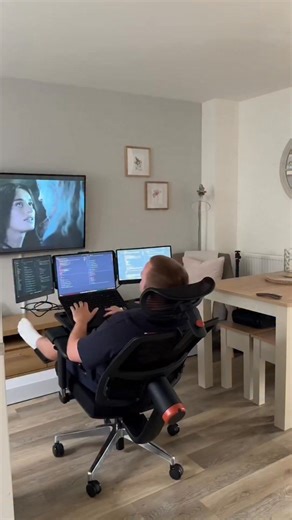 Enhance your multitasking setup with the Allvia Laptop Triple Screen Extender two 14″ 1080p Full HD IPS panels with rich color (72% NTSC) and high contrast, perfect for extended display or mirror mode. Compatible across Windows, ChromeOS, Linux, and USB-C/HDMI laptops. Features include anti-flicker tech and Adaptive Sync (60 Hz) for smooth visuals without tearing. Ideal for boosting productivity up to 300% with efficient, laptop-powered plug-and-play convenience. #portablemonitor #laptopsetup #w