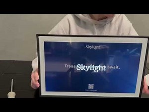Set Up and Review of the Skylight Digital Picture Frame
