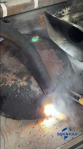 How To Easily Clean Rust And Grease Residuals From Wok ?