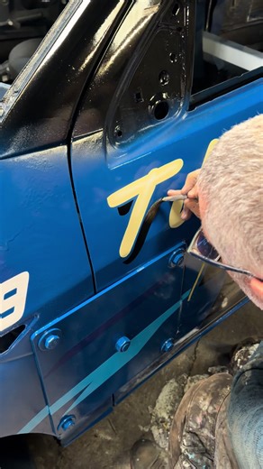 Mastering Black Drop Shadow Techniques in Signwriting