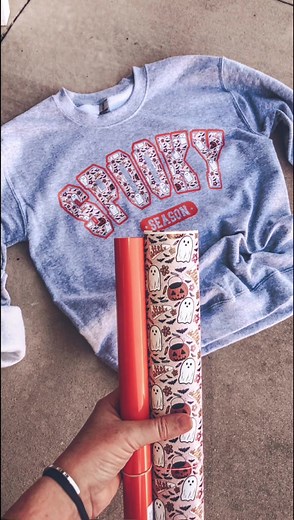 How yo use pattern HTV & Layering HTV #htv #patternedhtv #patternhtv #cricuttutorials #cricutcraftingtips #618areavinyl #fallshirtsoftiktok #cutespookyaesthetic #tshirts #craftingwithhtv