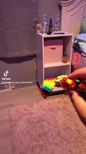 Go follow my other account!!! @Loomarator 😌🦋 #gecko #lizard #neon #repost #bright #rainbowloom #rbl @Rainbow Loom