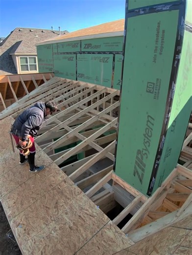 Marlon Orellana on Instagram: "Enseña lo que sabes, no te quedes con el conocimiento que tú tienes"