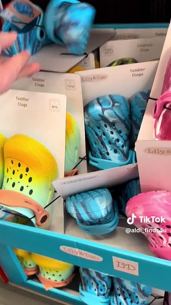 If you’re going camping or hitting the pool soon, this week’s finds are for you! Soooo many great new items! Also some pet items as well! What are you excited to see coming out this week?! #aldi #aldifinds #alditiktok #aldihaul #aldiusa #aldihomefinds #summer #boggbag #swimming #pool #camping #petsoftiktok #budgetfriendly