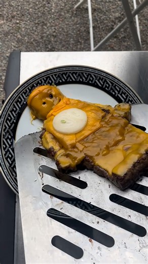 I don't remember Lego people tasting so good 😋🤣 | UNILAD Tech