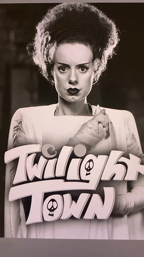 I really wanted to draw the Bride of Frankenstein for a while now. #rubygloom #twilighttownau #mallgoth #2000snostalgia #goth #classicmonsters #universalmonsters #frankensrein #brideoffrankenstein #characterdesign #halloween #spooky #blackartist #digitalart #blerd