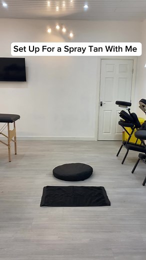 Set up for a spray tanning class with me ⛺️ Click the link below to book ⬇️ 🔗 https://scottishbeautyexpert.com/product/spray-tanning-course/ #tanning #spraytan #omgtan #tanningtent #getreadywithme #glasgow #scottishbeautyexperttrainingacademy #aberdeen #glasgowtrainingcourses | Scottish Beauty Expert Training Academy