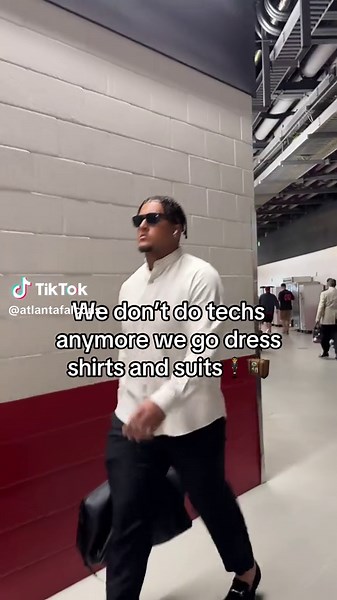 Stylish Quarter Zips: Perfect for Game Days and Beyond