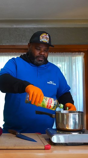 Thyron Mathews on Instagram: "Here’s a Beef Mop Sauce Recipe‼️ Are you making #Brisket #PrimeRib for #Thanksgiving ⁉️ Let me help Bring The South To Your Mouth!!! Wait until your Bark is set 175-180 Degrees internal Temp then mop every 30 minutes Until Your Brisket is Done! . Pair this Mop Sauce with my All Purpose Rub Visit ThyronMathews.com & Thank Me Later 🙌🏆"