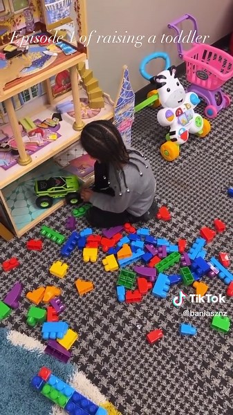 Funny Jania Meshell Clapping Video