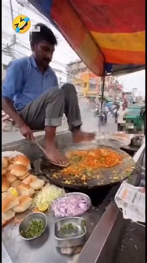 Prabu Govindhan on Instagram: "Ithu ennada kodumaiya iruku 😂😂😂😂 #reaction #video #food #weird #making #prabureels"