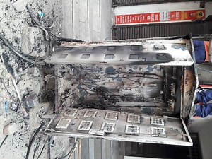 मीटर बॉक्स में लगी आग, बिजली सप्लाई ठप