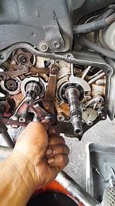 24K views · 336 reactions | How the gear shift comp spindle works . . . . . #engine #repair #mechanic #automotive #automatic #motorcycle #motorbike #Matic #piston #clutch #suzuki #honda #yamaha #ducati #ktm #aprilia #kawasaki #diy #cleaning #service #reels #reelsfb #reelsfacebook #reelsvideo #fypシ゚ | Aeon | Facebook