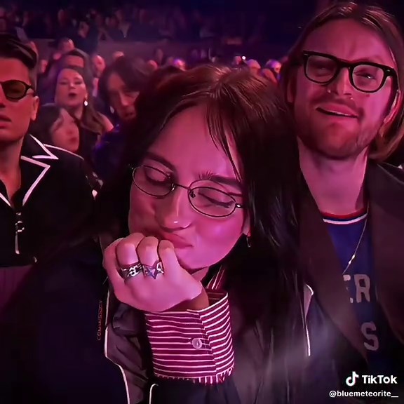 She deserves it|| We love you billie ♥️ @BILLIE EILISH cc - by me Edit- cup cut by me And tysm guys #billieeilish #billieeilishedits #hitmehardandsofttour #iheartradiomusicawards #edit #fyp #quality #billieeilishfanpage #xzyabc #cc #billieeilishfan #billieeilishstan #bestalbum #hitmehardandsof