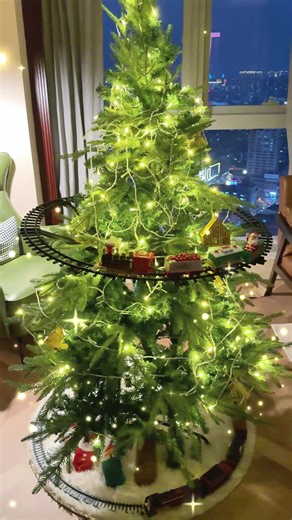 Santa Claus is coming to deliver Christmas presents on a steam train!#toy #train #steamtrain #christmastrees #toytrain #merrychristmas