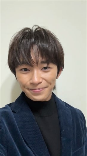 加藤清史郎 Seishiro Kato on Instagram: "『クラシックTV』今夜21時放送！ いやぁ、とっても最高な番組でした。 何がどう最高なのか、僕が何を感じたのか、 放送をご覧いただければ一目瞭然かと思います!! ロック、ミュージカル、そしてクラシック イギリスで生まれたUKミュージックの 繋がり、親和性、歴史について 時代背景とともに触れる体験。 本当に素敵な時間でした！ 皆様も、僕と一緒に、 素敵な音楽体験しませんか？？？？＾＾ お楽しみに〜 #クラシックtv #nhk #清塚信也 @shinya_kiyozuka #鈴木愛理 @airisuzuki_official_uf #加藤清史郎"