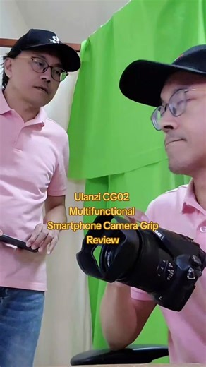 😎 How do I hold my phone camera steady for video? One effective method is to use a camera grip. In this video, I will unbox and review this multifunctional grip for smartphone cameras, equipped with a fill light, remote control, and various mounting options. It's packed with features: * Built-in fill light: Perfect for illuminating your subject in any setting. ✨ * Bluetooth remote: Capture stunning selfies and group photos with ease. 📸 * Cold shoe mount & 1/4