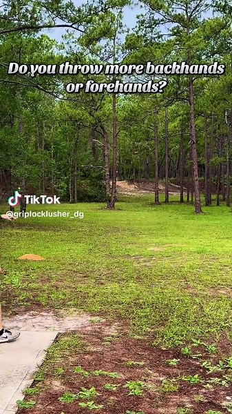 Do you throw more backhands or forehands? #discgolf #frisbeegolf #frolf #discgolflife #frisbee #innova