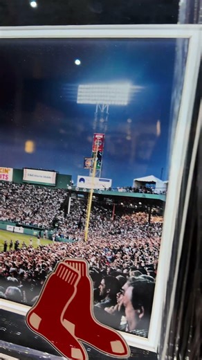 Bob Tours Our Light-Up Framed Baseball Legends — Featuring Derek Jeter “The Captain”