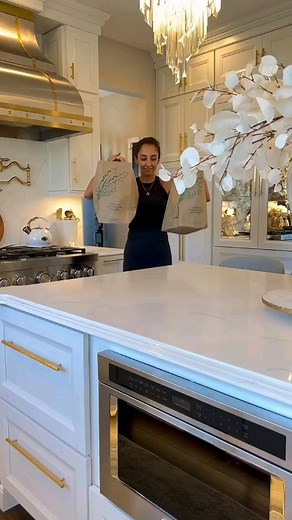 Royal Model | Kitchen Infinity | Kitchen Design Ideas .credit @farahjmerhi . . #farahjmerhi #KitchenInfinity #KitchenDesignIdeas #Kitchenarrangement... | Instagram