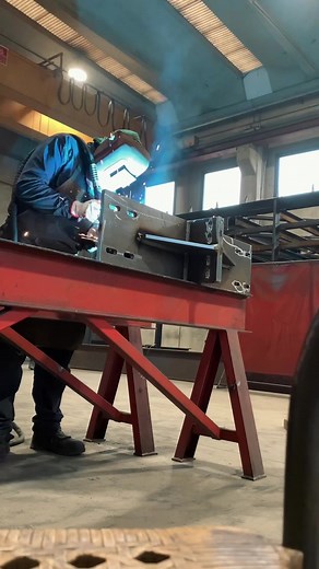 Welding Steel Structures: A Workshop Assembly Guide